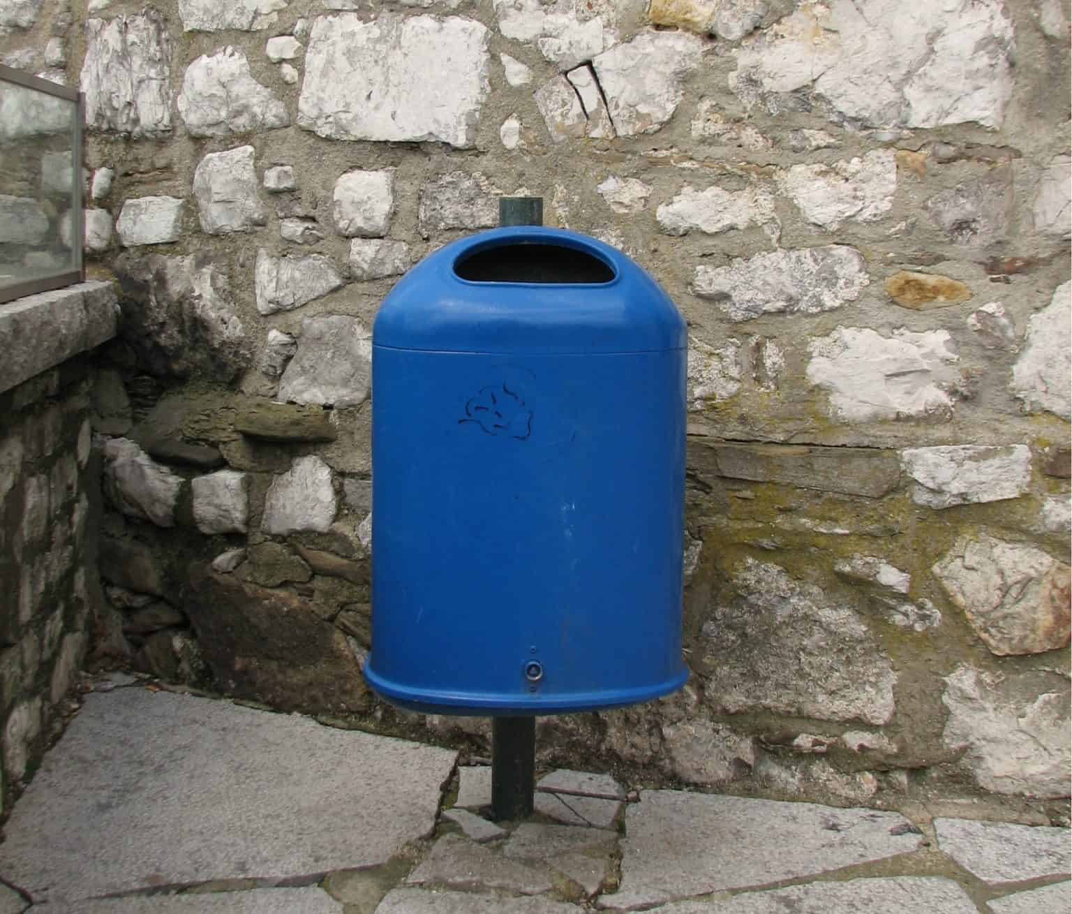 How to Cat Proof a Balcony (11 Solutions) - Balcony Boss