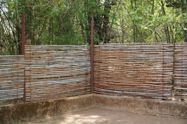 10 Freestanding Privacy Fence Ideas - Balcony Boss